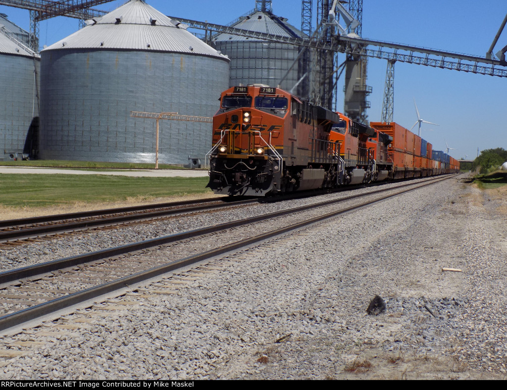 BNSF 7181